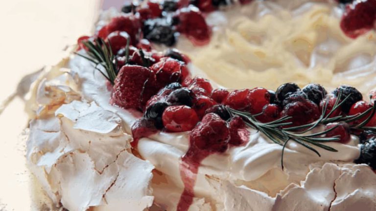 Easy Mary Berry Cranachan Pavlova Recipe - Mary Berry Cooks